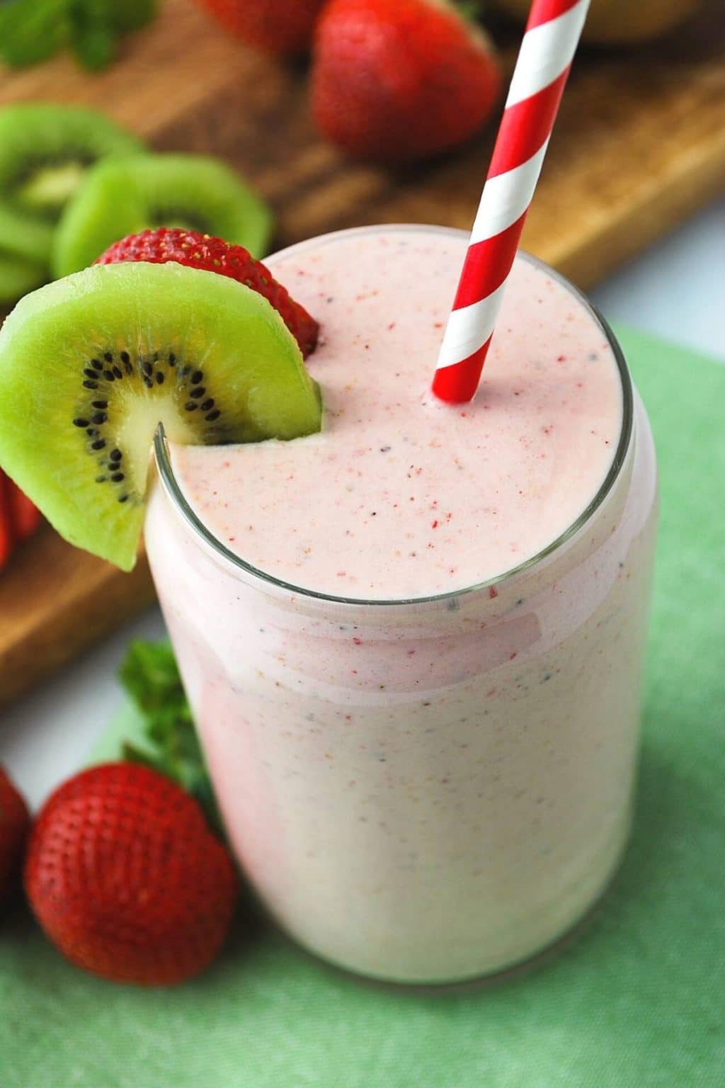 Kiwi Strawberry Banana Smoothie - Amee's Savory Dish