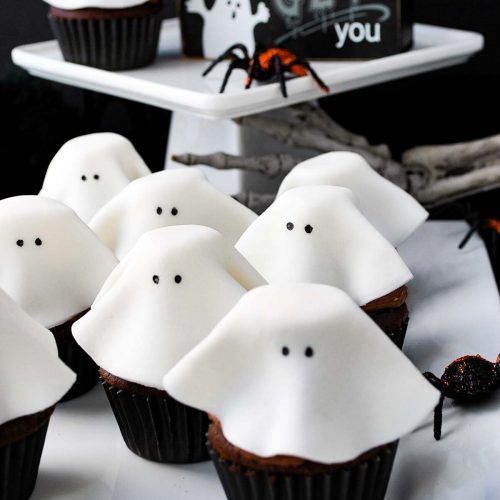 Easy Fondant Ghost Cupcakes- Amee's Savory Dish