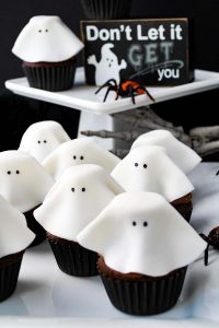 Easy Fondant Ghost Cupcakes- Amee's Savory Dish