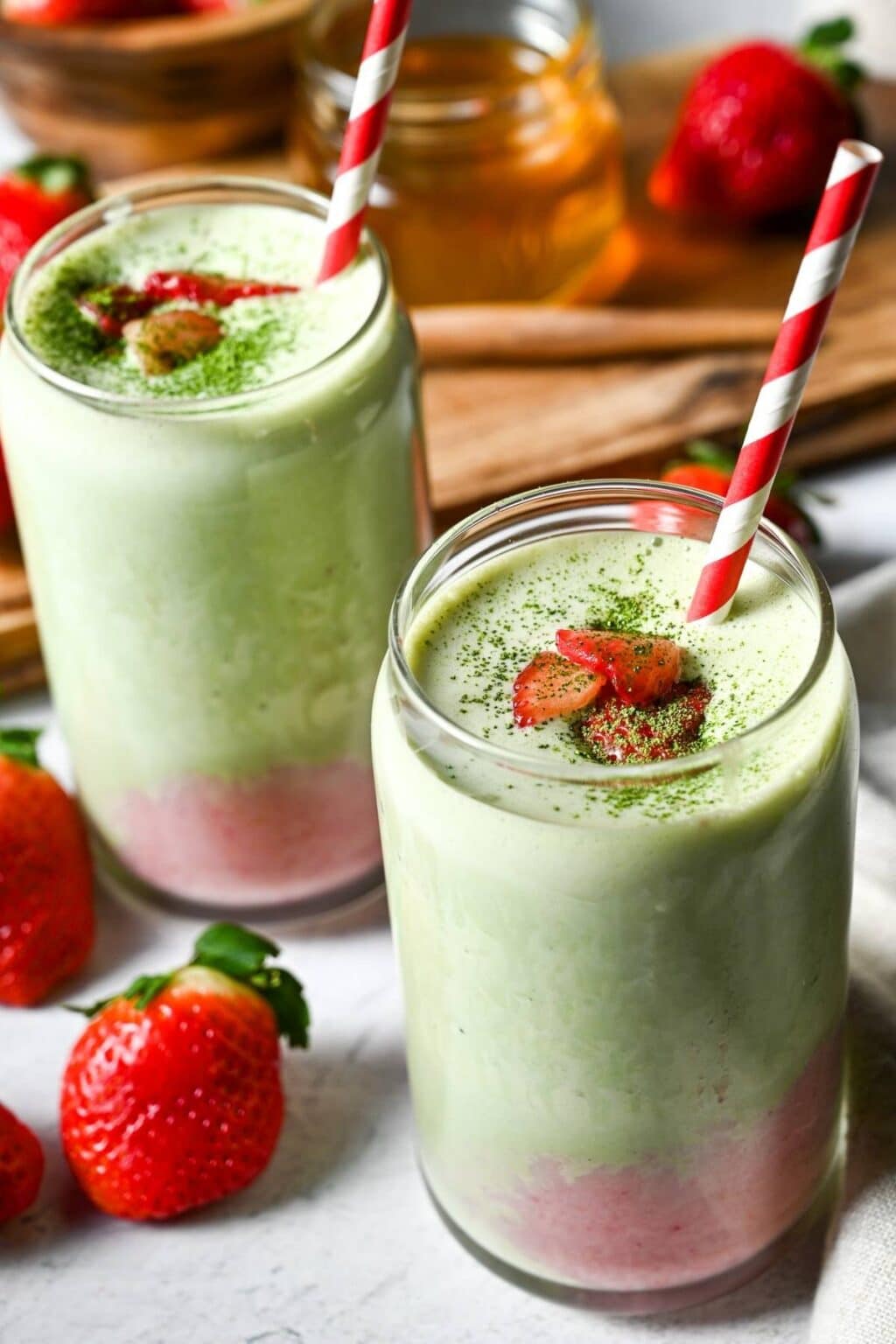 Matcha Strawberry Smoothie - Amee's Savory Dish